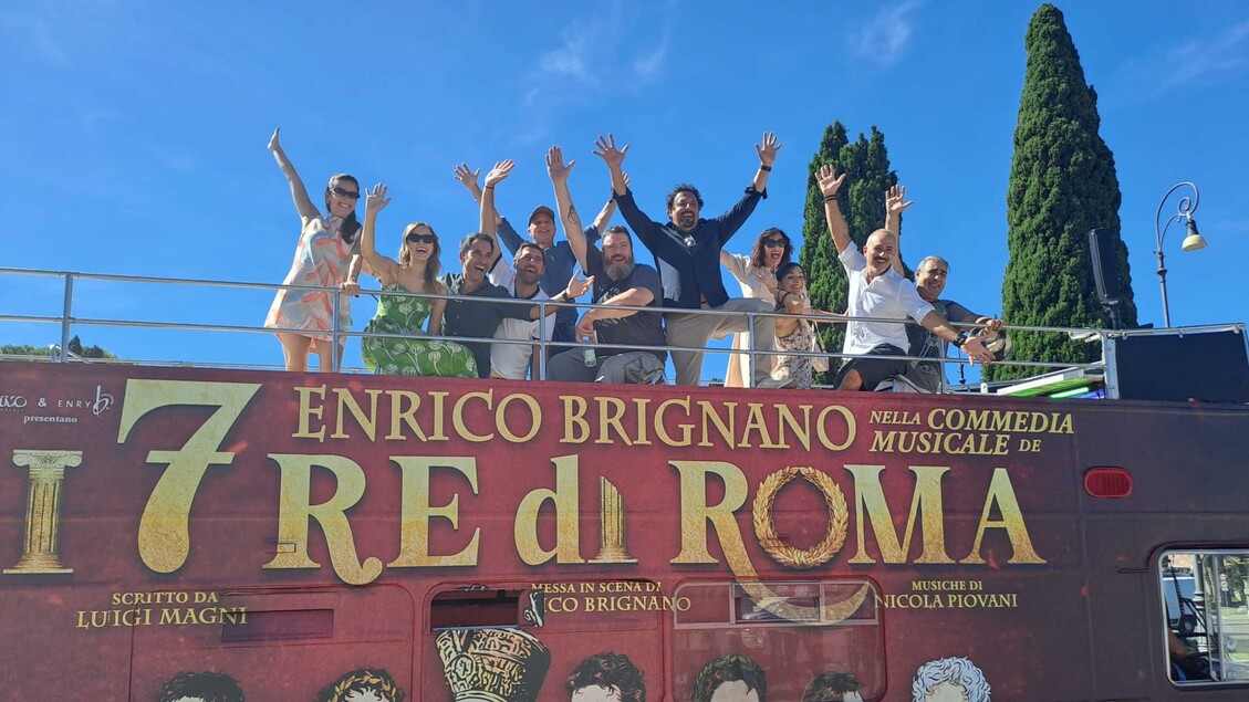 Enrico Brignano riparte con “I 7 Re di Roma”: dal Sistina a un lungo ...