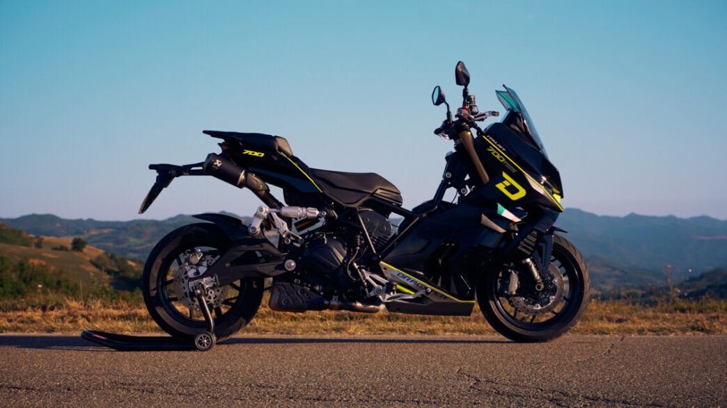 Italjet lancia a Imola il Dragster 700 Twin: maxi-scooter da 68 cavalli ...