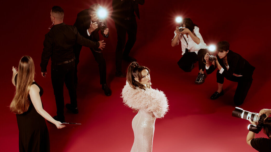 Sarah Toscano annuncia il primo album Met Gala, in uscita a ottobre con ...