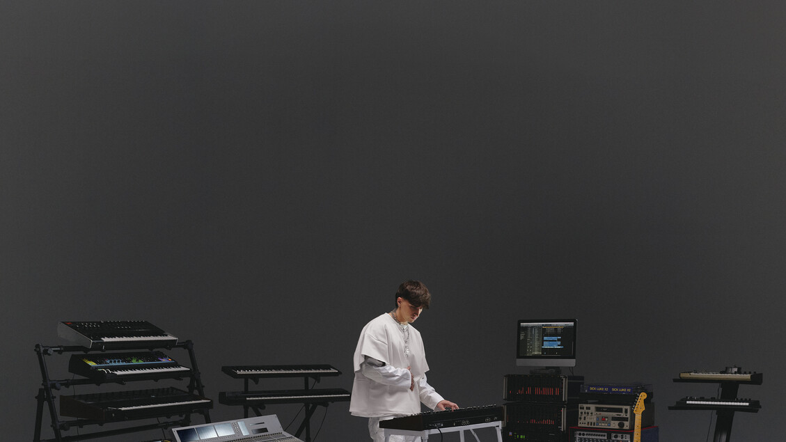 Sick Luke torna con “Dopamina”: il secondo album solista tra famiglia ...